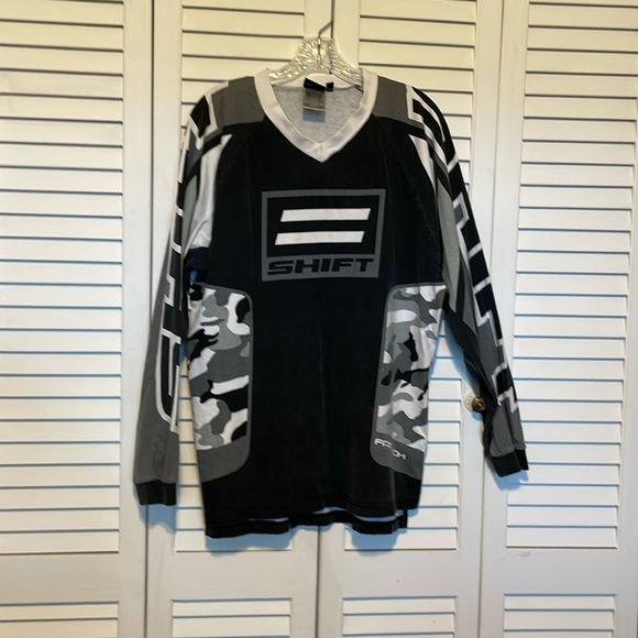 shift motorcycle | Shirts | Vtg Y2k Shift Motorcycle White Camo Long ...